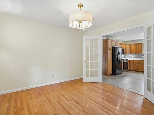 house with 4 bedroom, South Hadley MA ES105060653