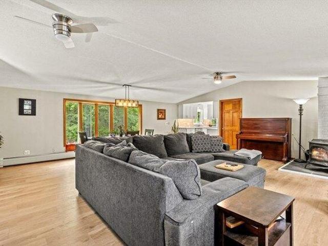 house with 4 bedroom, South Hadley MA ES105061484