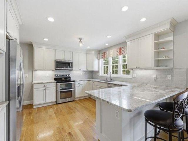 house with 4 bedroom, South Hadley MA ES105081534