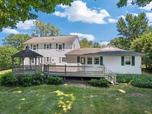 house with 4 bedroom, South Hadley MA ES105124276