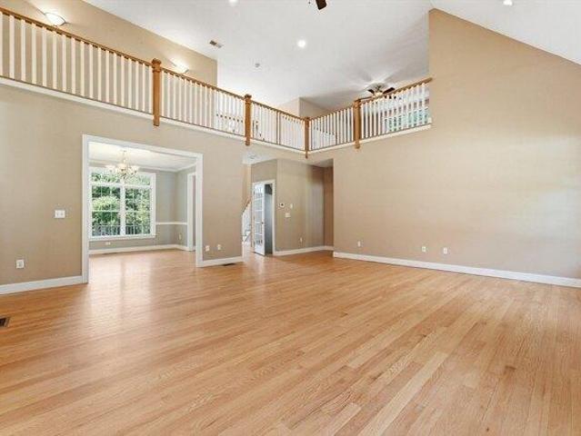 house with 4 bedroom, South Hadley MA ES105143402