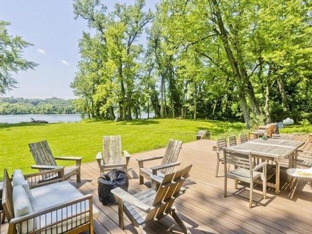 house with 4 bedroom, South Hadley MA ES105155794