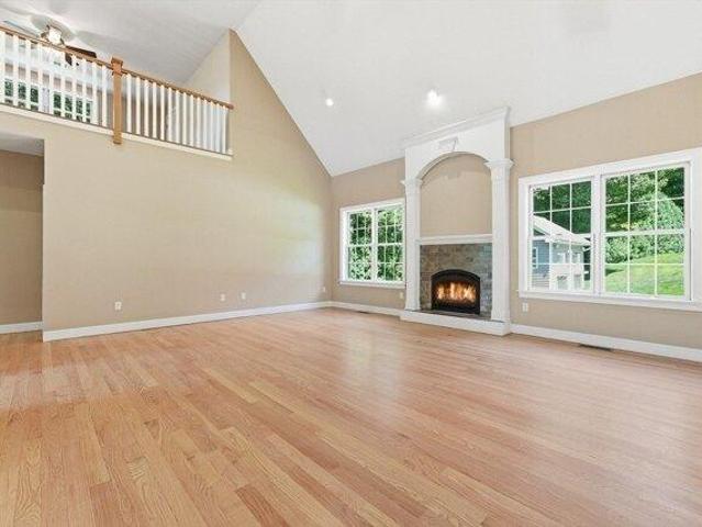 house with 4 bedroom, South Hadley MA ES105293738