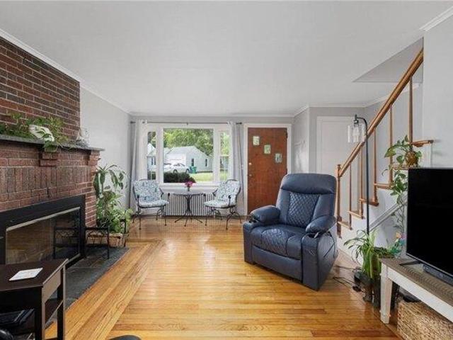 house with 4 bedroom, South Kingstown RI ES104077066
