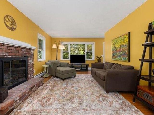 house with 4 bedroom, South Kingstown RI ES105080165