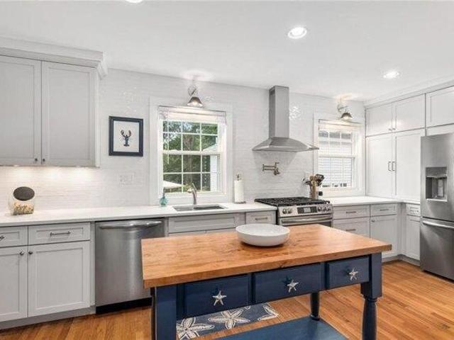 house with 4 bedroom, South Kingstown RI ES105192978