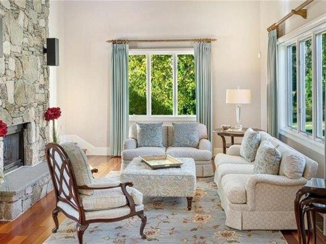 house with 4 bedroom, South Kingstown RI ES105193275