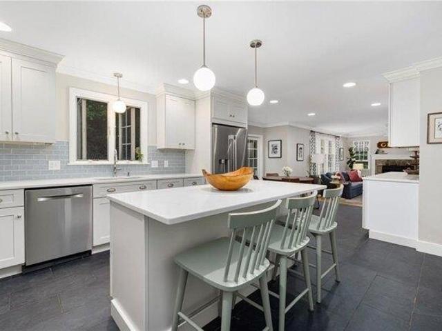 house with 4 bedroom, South Kingstown RI ES105207337