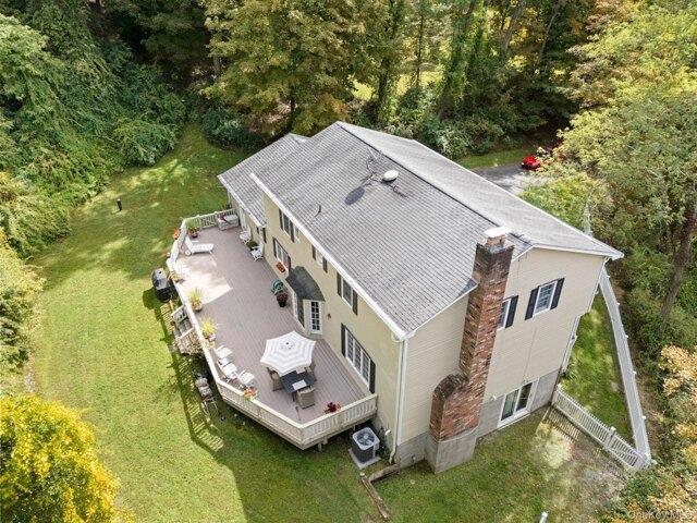 house with 4 bedroom, South m NY DLS102527901