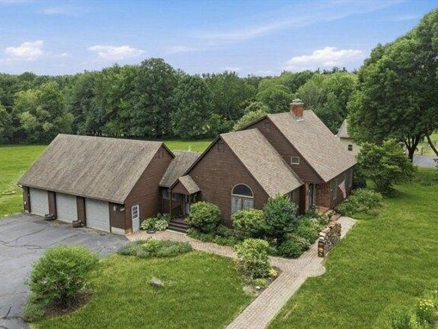 house with 4 bedroom, Southampton MA ES104075316
