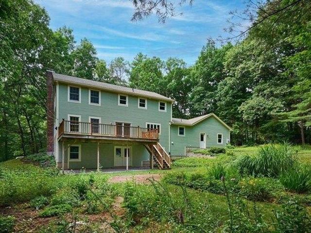 house with 4 bedroom, Southampton MA ES104848418