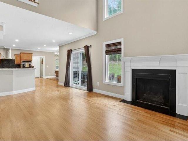 house with 4 bedroom, Southampton MA ES104848626