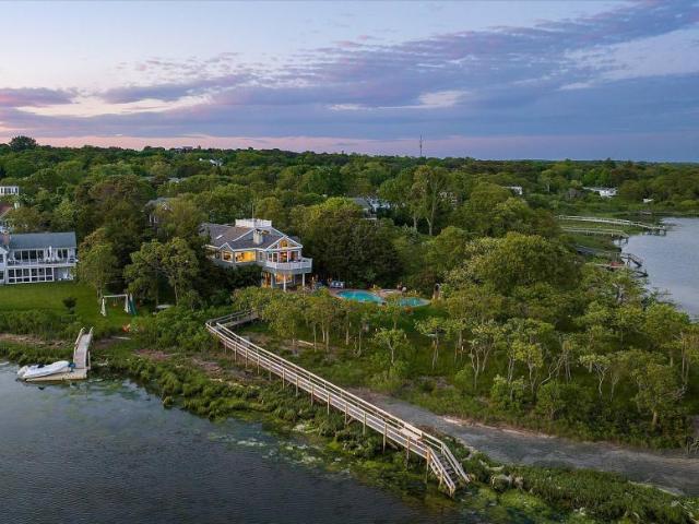 house with 4 bedroom, Southampton NY DS98330464