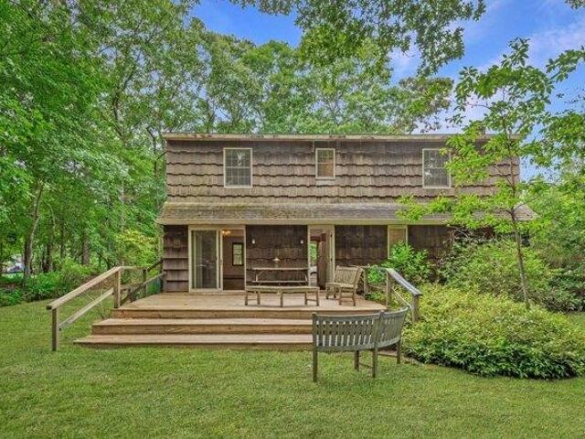 house with 4 bedroom, Southampton NY ES103605265