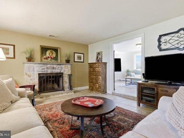 house with 4 bedroom, Southampton PA ES104906115
