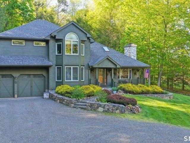 house with 4 bedroom, Southbury CT DLS103101526