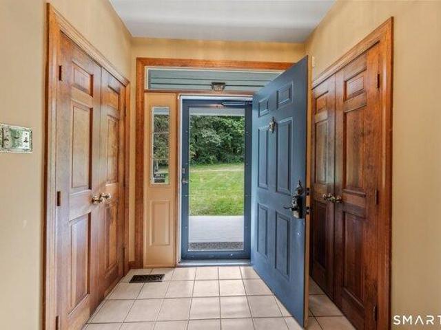 house with 4 bedroom, Southbury CT ES104808582