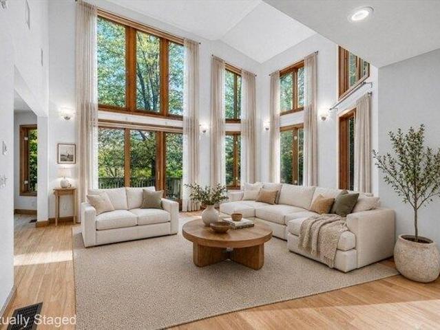 house with 4 bedroom, Southborough MA DLS102922370