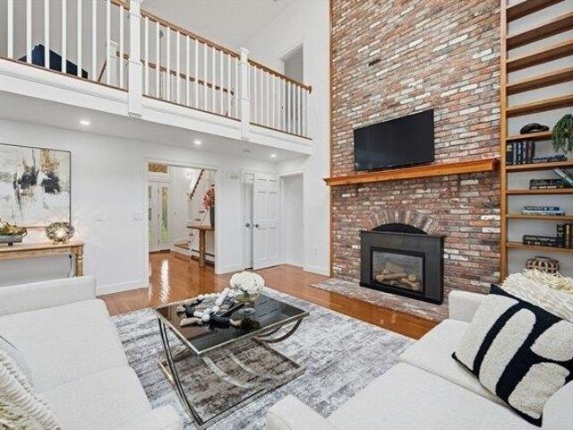 house with 4 bedroom, Southborough MA ES102922721
