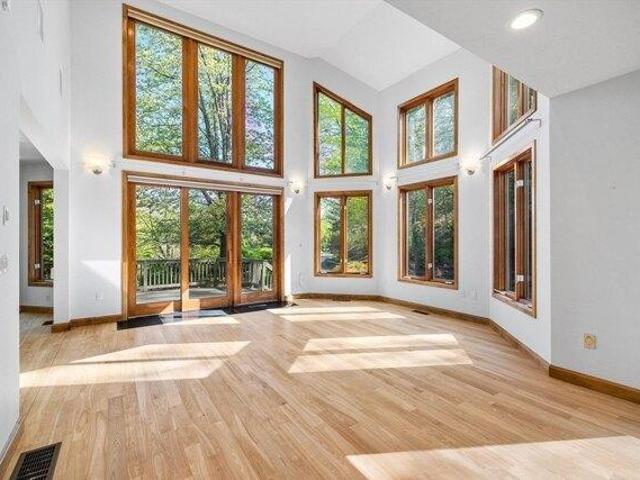 house with 4 bedroom, Southborough MA ES102922370