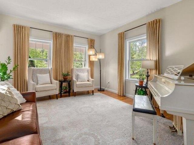 house with 4 bedroom, Southborough MA ES104328945