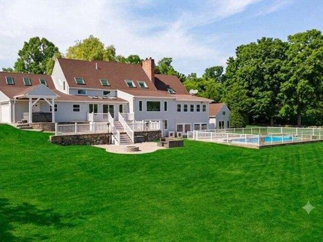 house with 4 bedroom, Southborough MA ES105041248