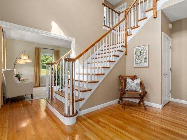house with 4 bedroom, Southborough MA ES105114843