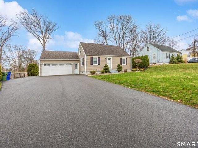 house with 4 bedroom, Southington CT DLS102155778