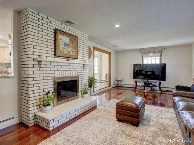 house with 4 bedroom, Southington CT DS104479702
