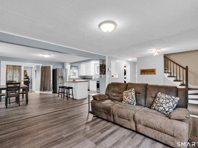 house with 4 bedroom, Southington CT ES103187657