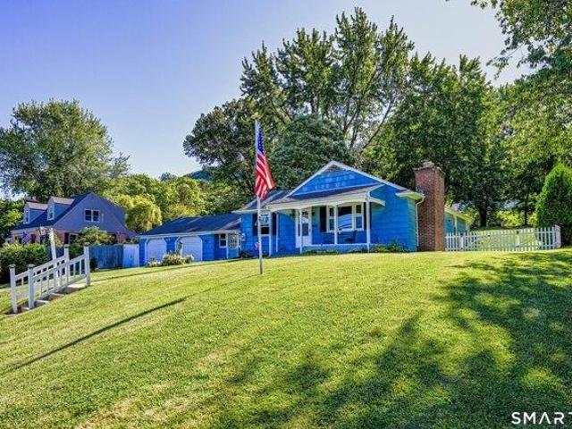 house with 4 bedroom, Southington CT ES104445400
