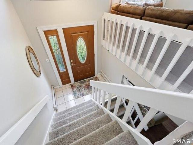 house with 4 bedroom, Southington CT ES105172606