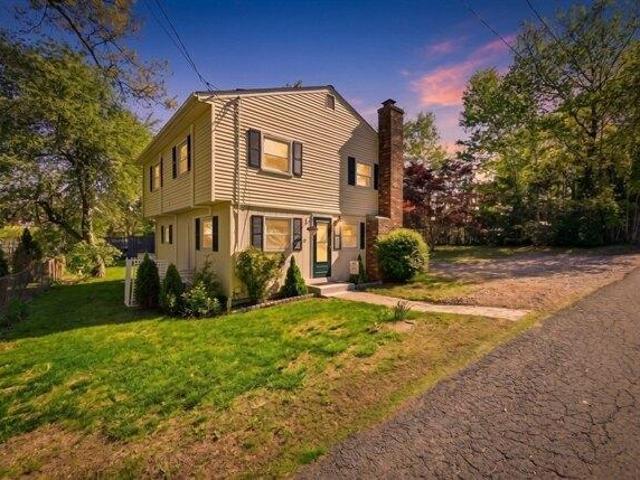 house with 4 bedroom, Southwick MA ES103442226