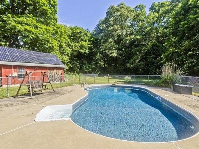 house with 4 bedroom, Southwick MA ES105173393
