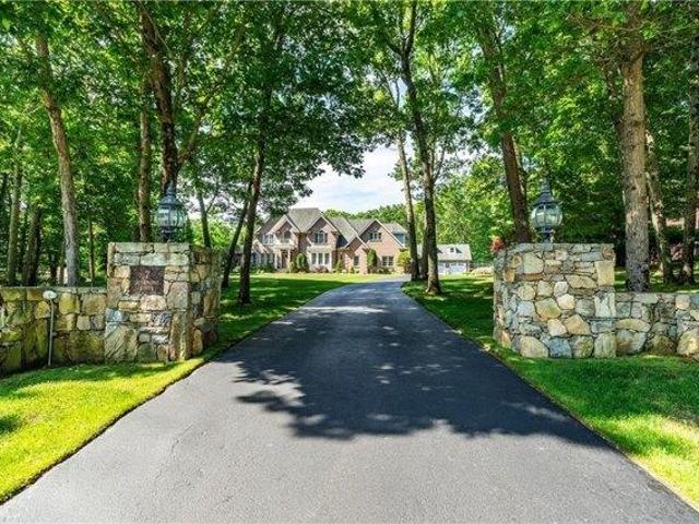 house with 4 bedroom, Smithfield RI DS103887358
