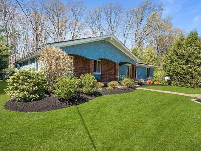 house with 4 bedroom, Smithfield RI ES104410654