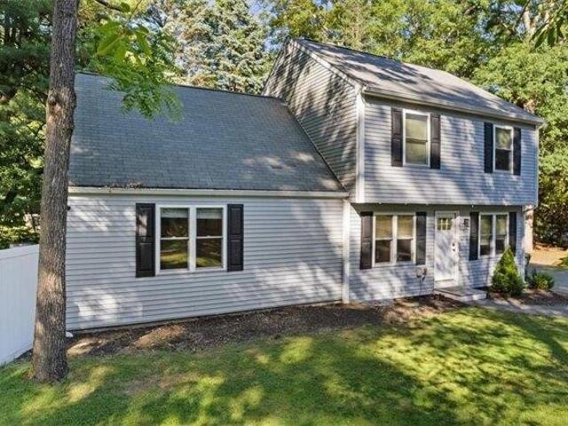 house with 4 bedroom, Smithfield RI ES105114783