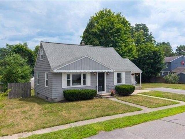 house with 4 bedroom, Smithfield RI ES105125509