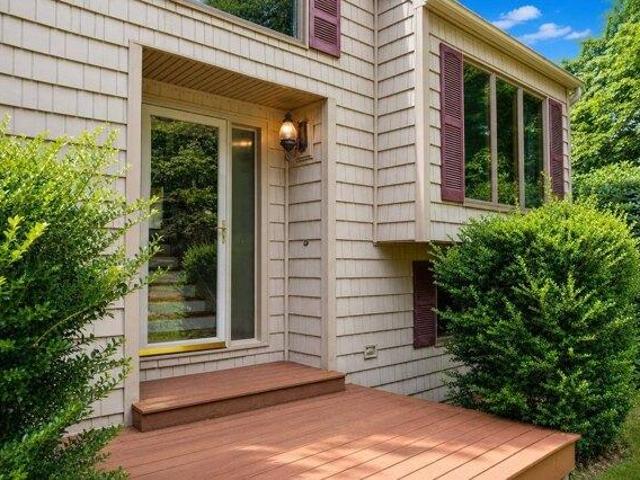 house with 4 bedroom, Smithfield RI ES105122673