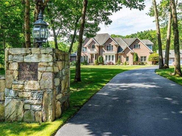 house with 4 bedroom, Smithfield RI ES103887358