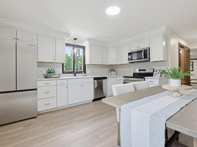 house with 4 bedroom, Spencer MA ES105107564