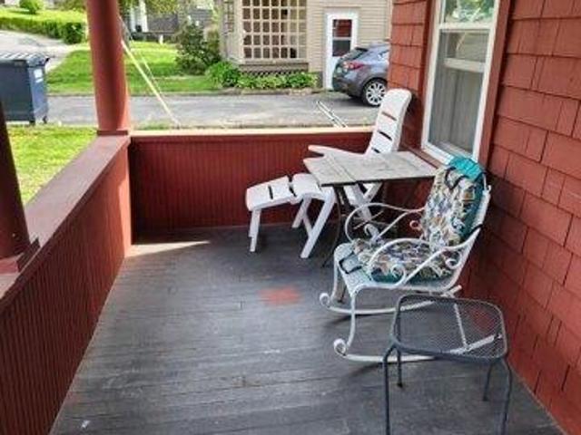 house with 4 bedroom, Springfield VT DLS103070970