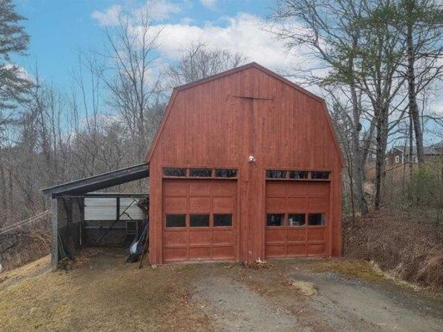 house with 4 bedroom, Springfield VT DS103223580