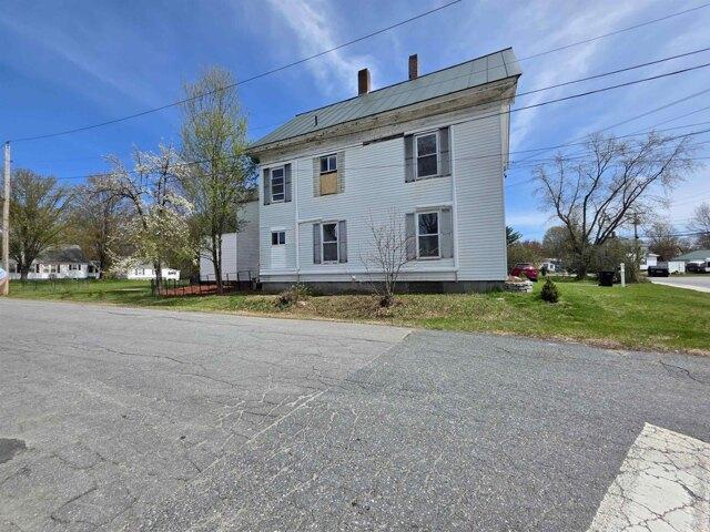 house with 4 bedroom, Springfield VT ES105105839