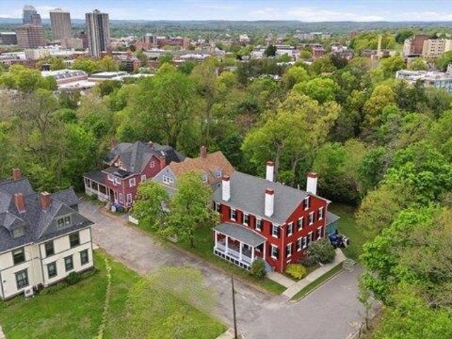 house with 4 bedroom, Springfield MA DLS102859878
