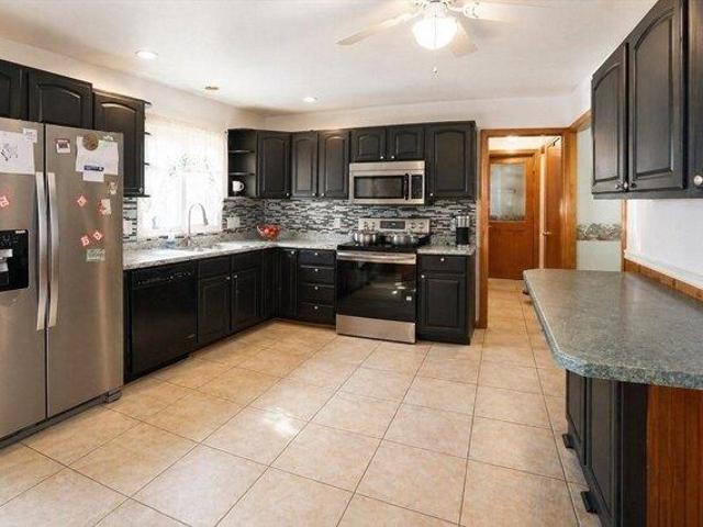 house with 4 bedroom, Springfield MA DS102443514