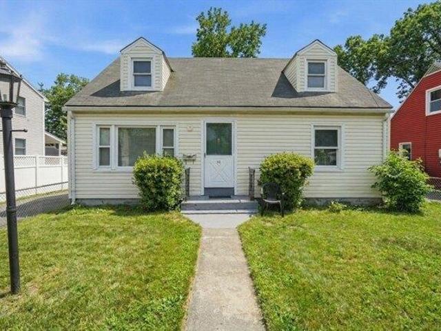 house with 4 bedroom, Springfield MA DS102859527