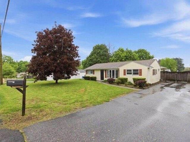 house with 4 bedroom, Springfield MA DS102922835