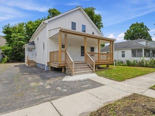 house with 4 bedroom, Springfield MA DS103885586