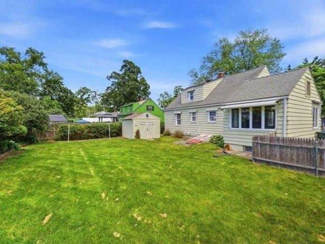 house with 4 bedroom, Springfield MA DS103809401